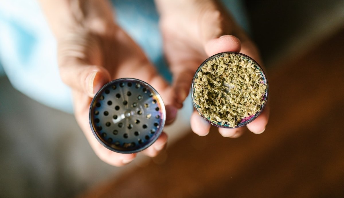 Weed Sand: What is THCA Sand? (Effects, Benefits & How to Use)